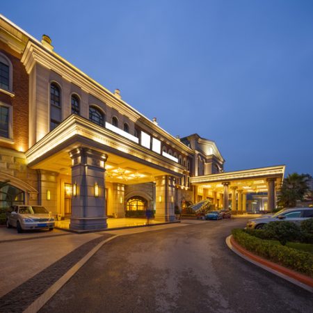 5 Reasons Why A Coach is Perfect for Hotel Transport - First Class Tours